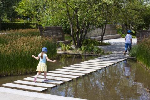Parcs urbains de demain - Répondre aux enjeux écologiques 4/5 - URBIS ...